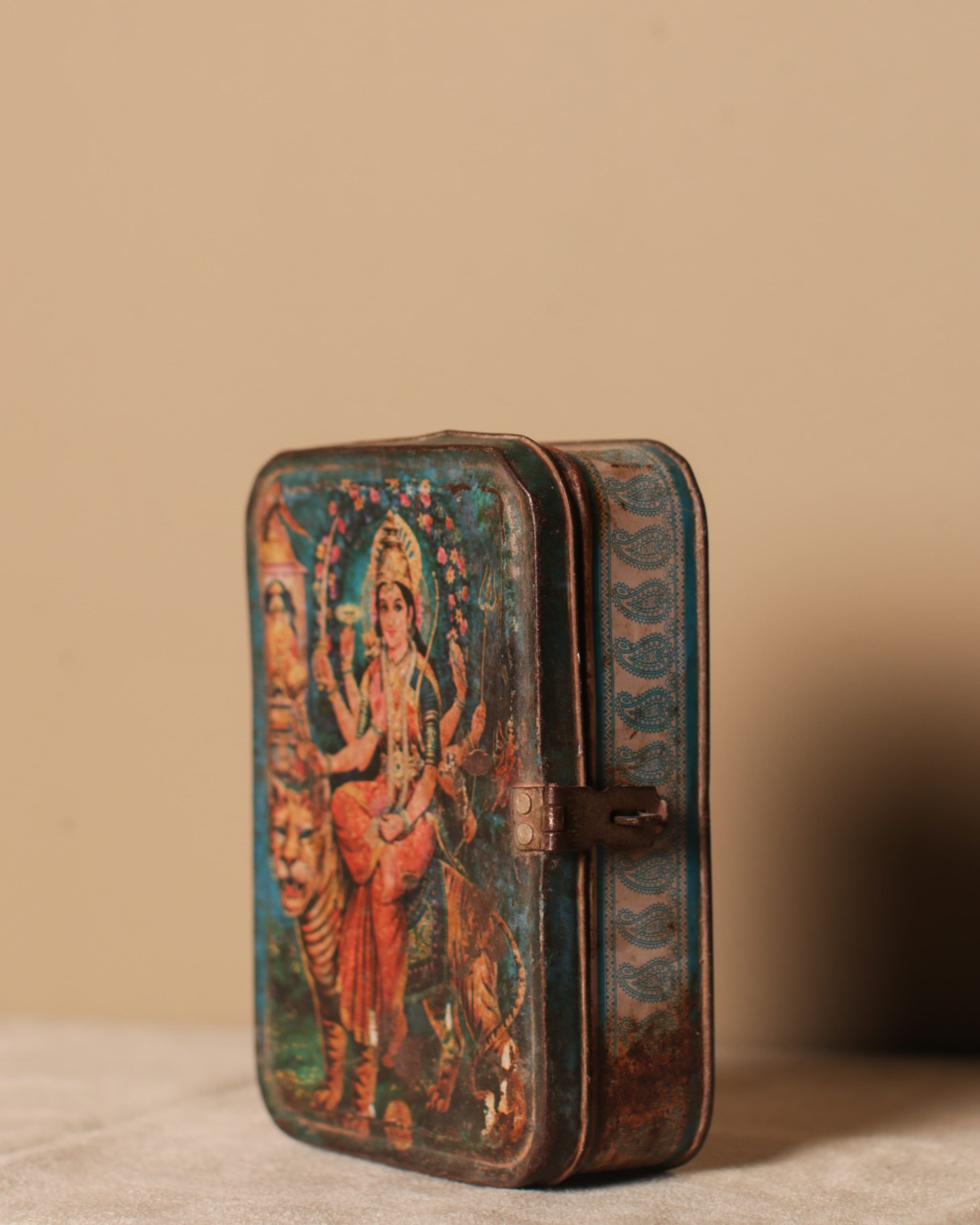 Vintage Metal Painted Tin - Wilstone